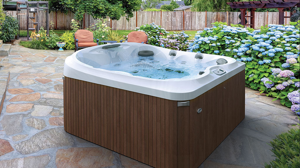 The J-445: all the pleasure of hydromassage in a private space – Hot ...